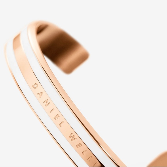 Daniel Wellington | Jewelry | New Daniel Wellington Emalie Bracelet ...